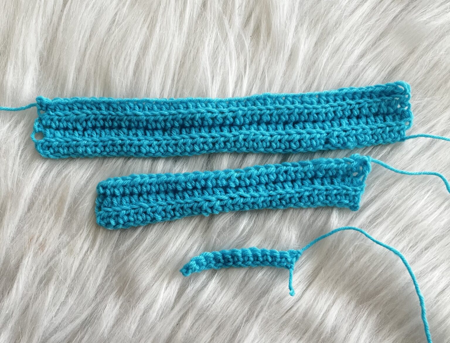 How To Crochet A Bow-Free Easy Pattern - HOOKED IN LOOPS